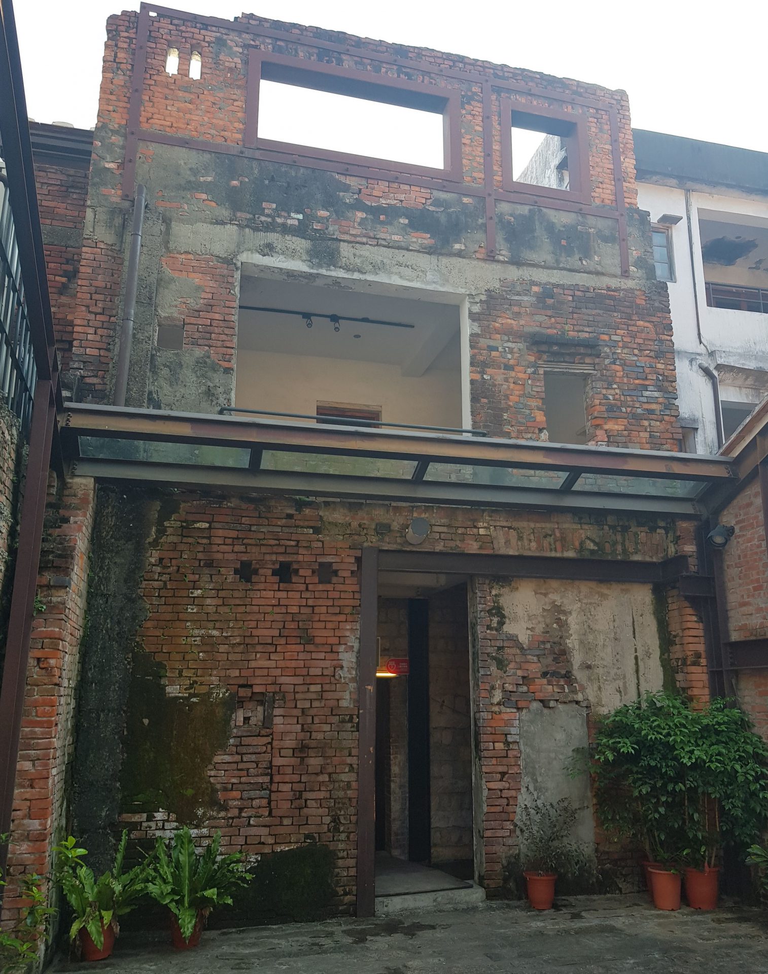 Take a Walk Through the Bopiliao Historical Block - Taipei Travel Geek