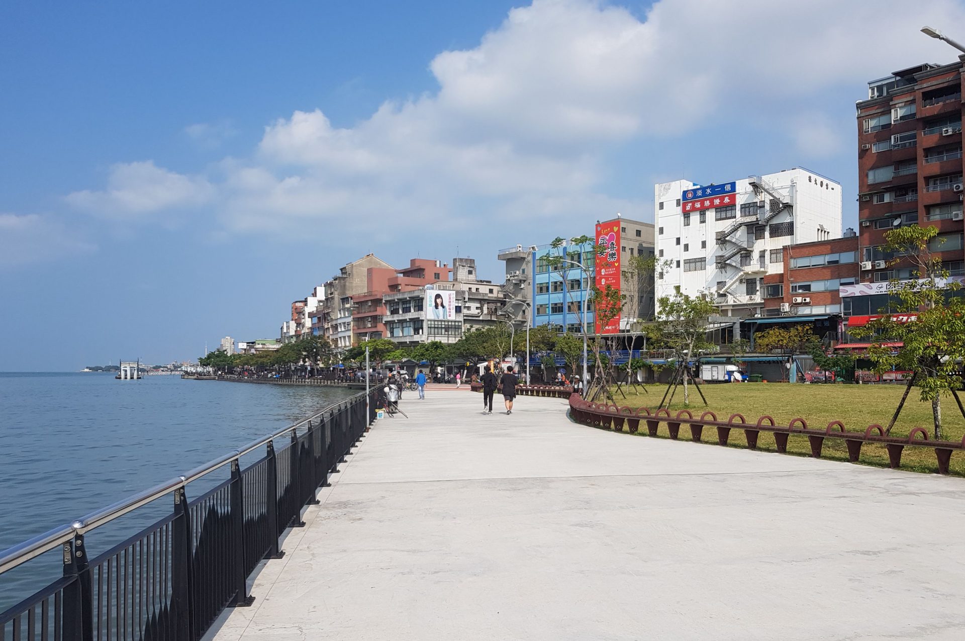 Exploring the Beautiful Riverside in Tamsui (Ferry Times Included ...