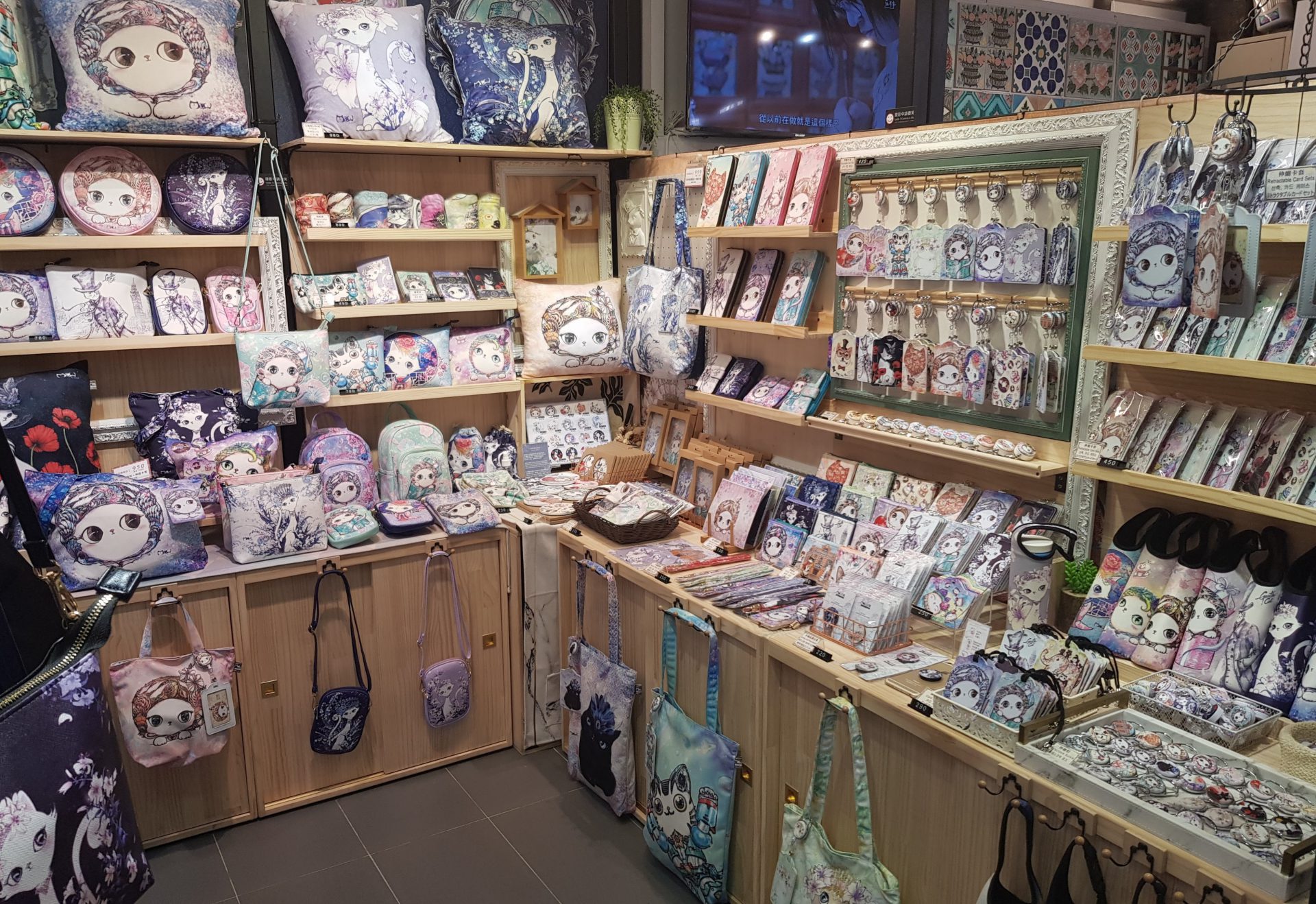 Fine Crafts and Gifts at The Red House - Taipei Travel Geek