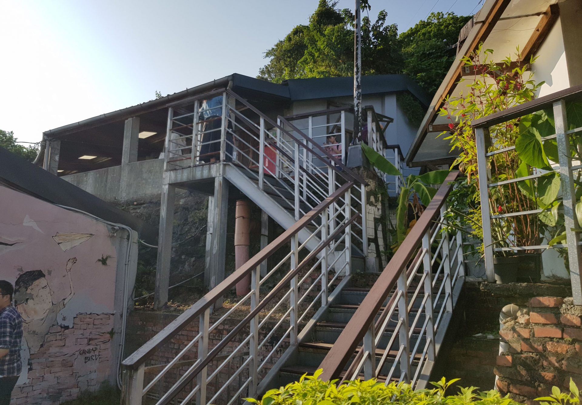 Watch an Artist at Work at Treasure Hill - Taipei Travel Geek