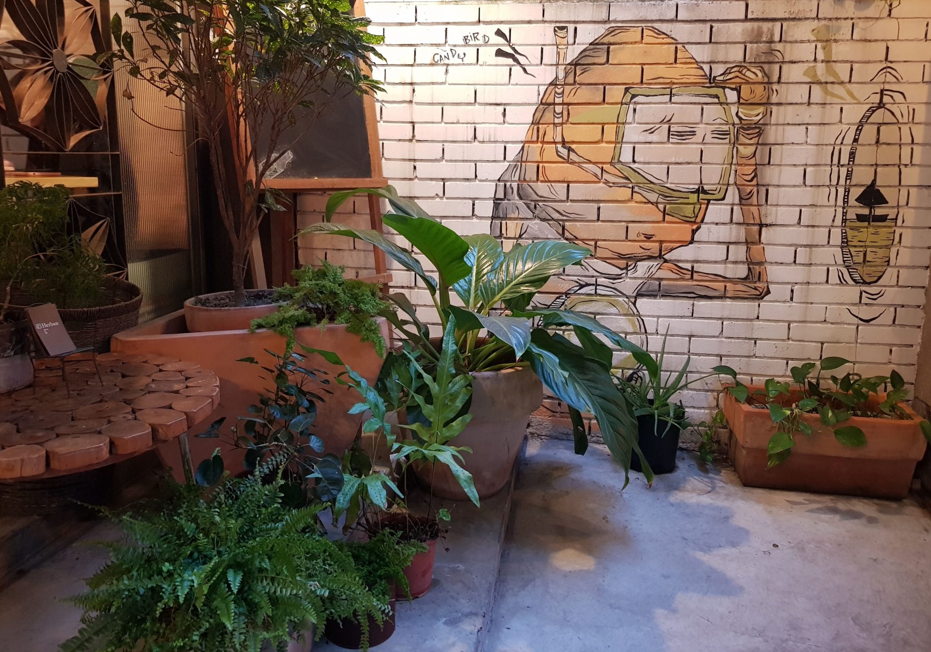 Hip Vegetarian Food at Herban Kitchen & Bar - Taipei Travel Geek