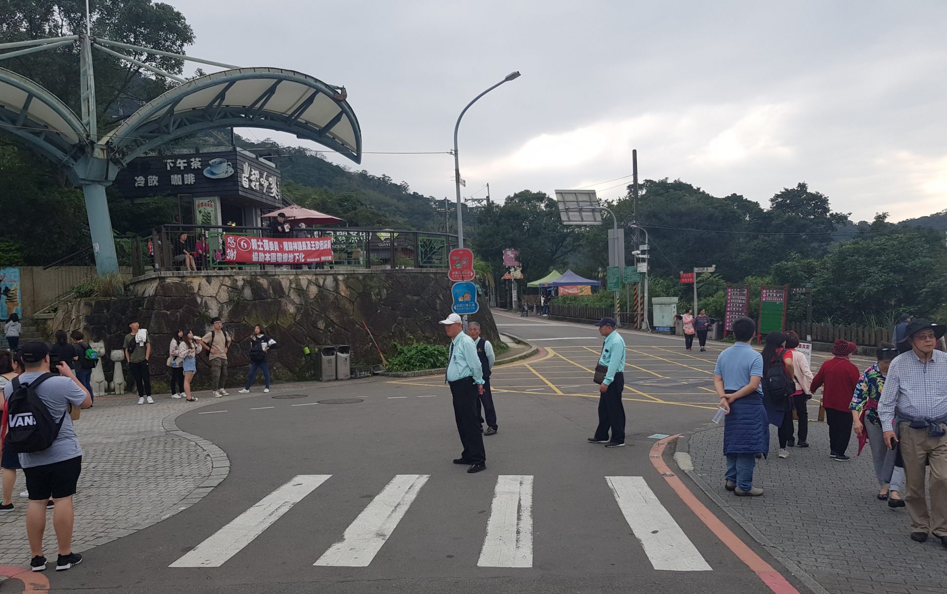 Tips & Guide for Riding a Maokong Gondola - Taipei Travel Geek